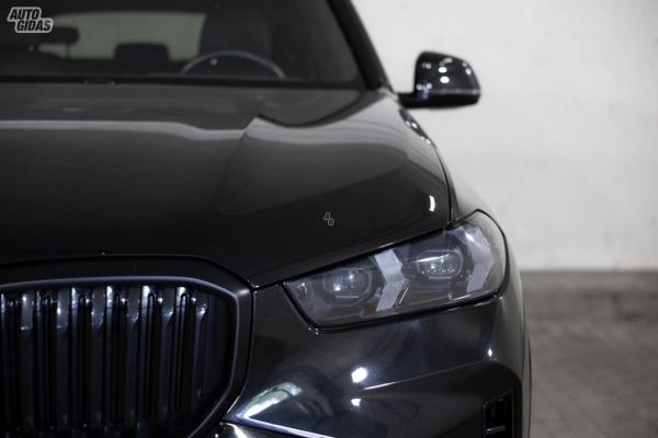 BMW X5 2023 Viļņa vietnē Melns BMW X5 2023 Viļņa, ar dzinēja tilpumu 3.00 L un nobraukumu 43 tūkst. km par 69991 €, foto 4 vietnē AUTOMOTO.COM.LV