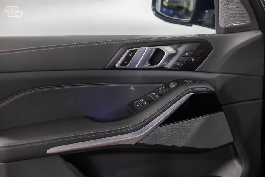 Melns BMW X5 2023 Viļņa, ar dzinēja tilpumu 3.00 L un nobraukumu 43 tūkst. km par 69991 €, foto 17 vietnē AUTOMOTO.COM.LV