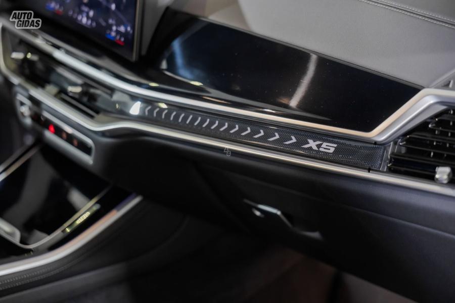 Melns BMW X5 2023 Viļņa, ar dzinēja tilpumu 3.00 L un nobraukumu 43 tūkst. km par 69991 €, foto 21 vietnē AUTOMOTO.COM.LV