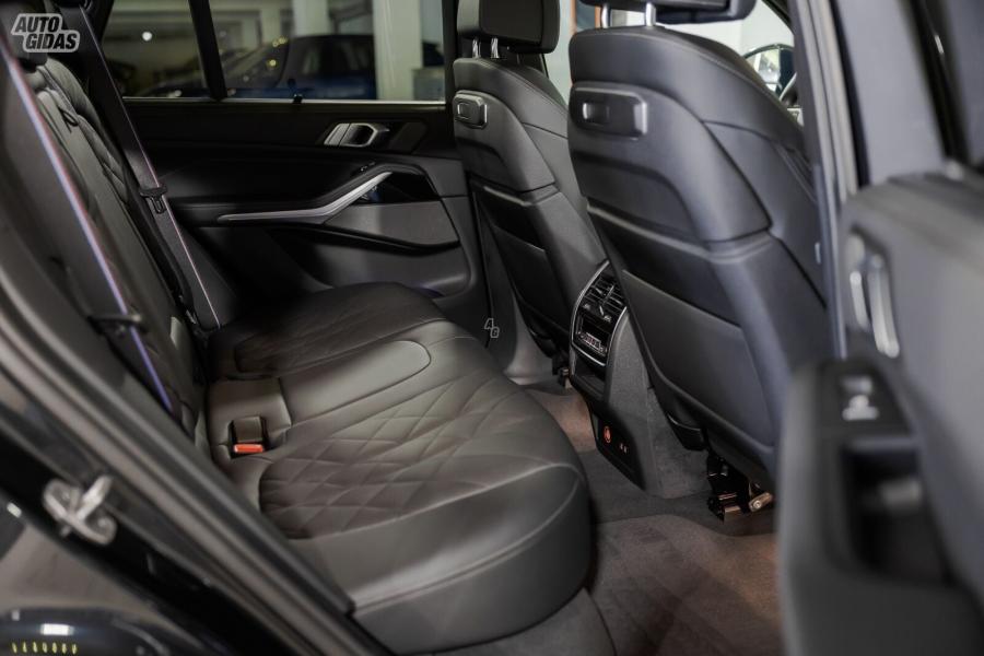 Melns BMW X5 2023 Viļņa, ar dzinēja tilpumu 3.00 L un nobraukumu 43 tūkst. km par 69991 €, foto 22 vietnē AUTOMOTO.COM.LV