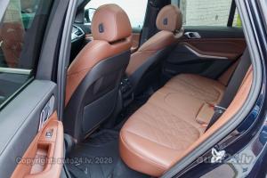 Black BMW X5 2023 in Tallinn, with an engine capacity of 4.40 L and mileage of 65 thousand km for 62900 €, photo 18 on AUTOMOTO.COM.LV