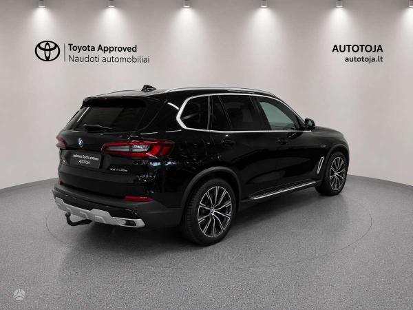 BMW X5 2023 in Kaunas on AUTOMOTO.COM.LV Black BMW X5 2023 in Kaunas, with an engine capacity of 3.00 L and mileage of 90 thousand km for 51900 €, photo 3 on AUTOMOTO.COM.LV