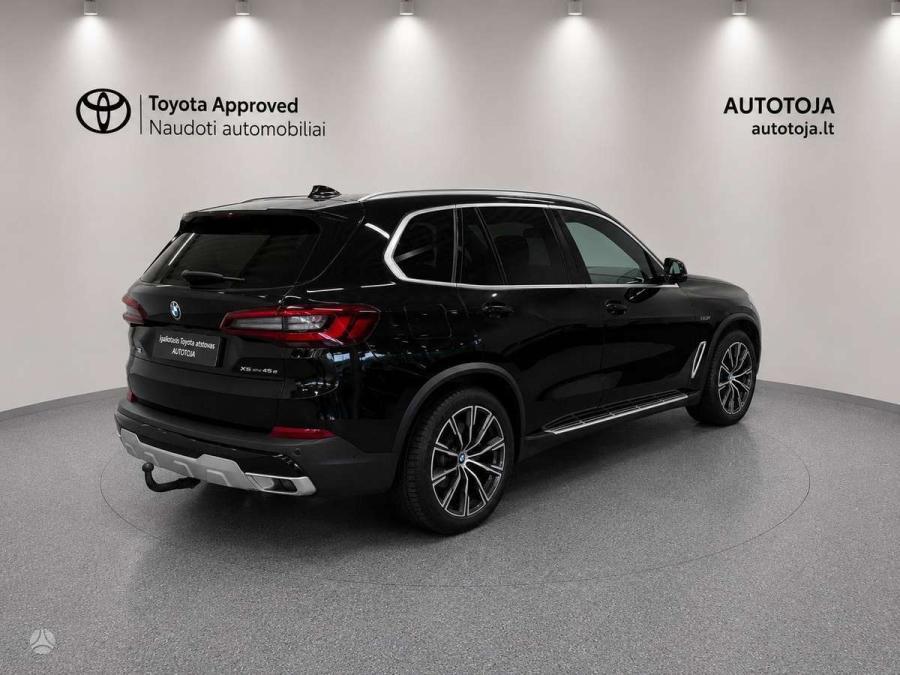 Melns BMW X5 2023 Kauņa, ar dzinēja tilpumu 3.00 L un nobraukumu 90 tūkst. km par 51900 €, foto 3 vietnē AUTOMOTO.COM.LV