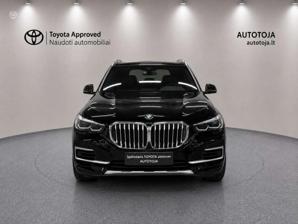 BMW X5 2023 in Kaunas on AUTOMOTO.COM.LV Black BMW X5 2023 in Kaunas, with an engine capacity of 3.00 L and mileage of 90 thousand km for 51900 €, photo 6 on AUTOMOTO.COM.LV