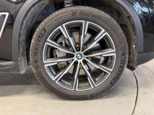 Melns BMW X5 2023 Kauņa, ar dzinēja tilpumu 3.00 L un nobraukumu 90 tūkst. km par 51900 €, foto 16 vietnē AUTOMOTO.COM.LV