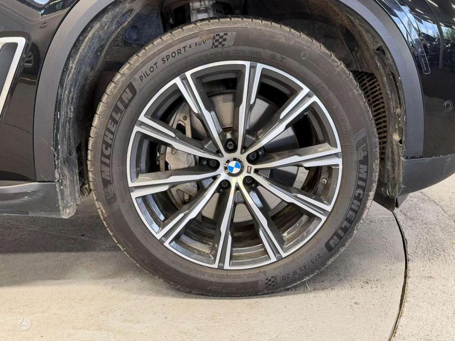 Melns BMW X5 2023 Kauņa, ar dzinēja tilpumu 3.00 L un nobraukumu 90 tūkst. km par 51900 €, foto 16 vietnē AUTOMOTO.COM.LV