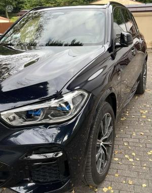 Black BMW X5 2023 in Vilnius, with an engine capacity of 2.99 L and mileage of 58 thousand km for 57900 €, photo 5 on AUTOMOTO.COM.LV