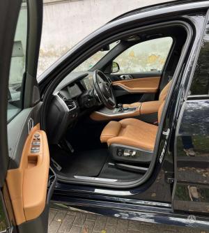 Black BMW X5 2023 in Vilnius, with an engine capacity of 2.99 L and mileage of 58 thousand km for 57900 €, photo 10 on AUTOMOTO.COM.LV