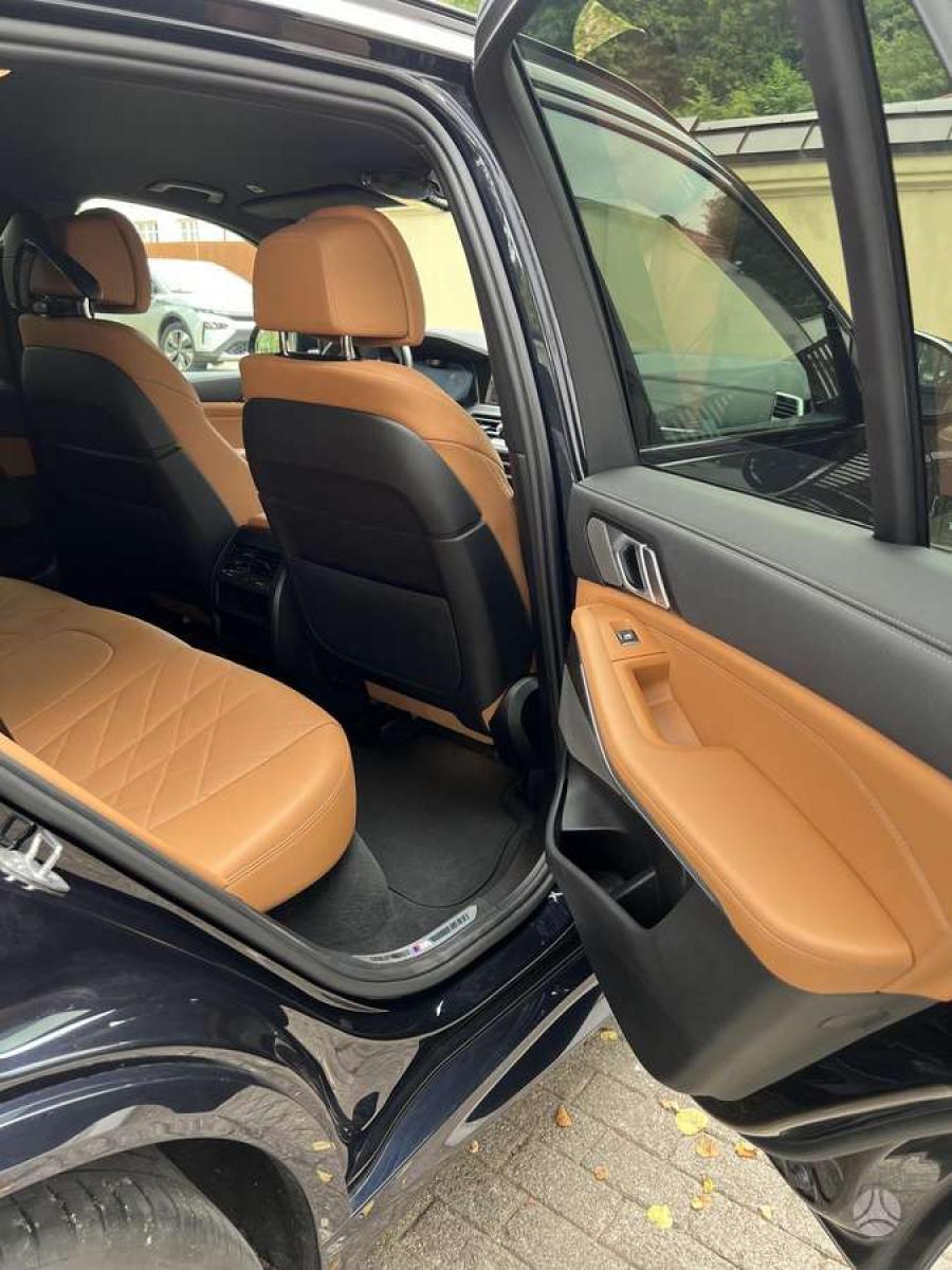 Black BMW X5 2023 in Vilnius, with an engine capacity of 2.99 L and mileage of 58 thousand km for 57900 €, photo 12 on AUTOMOTO.COM.LV