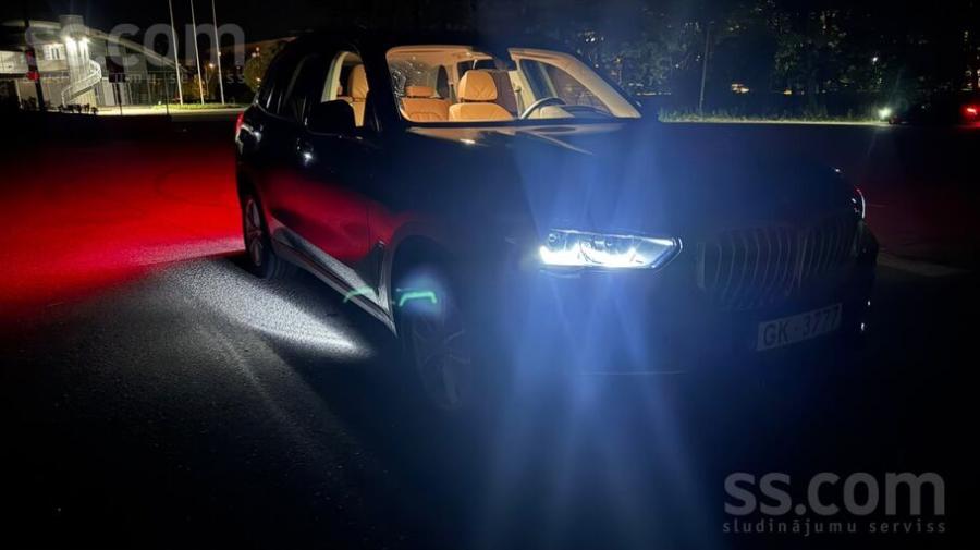 Black BMW X5 2023 in Riga, with an engine capacity of 3.00 L and mileage of 88 thousand km for 37700 €, photo 18 on AUTOMOTO.COM.LV