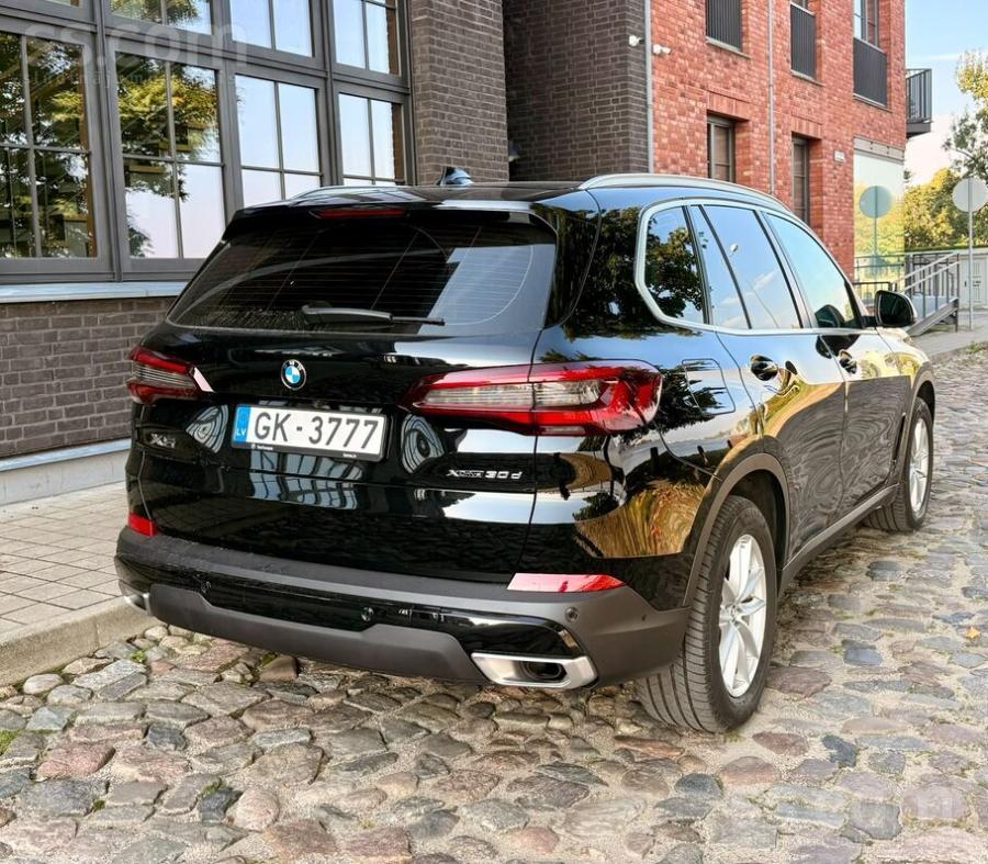 Melns BMW X5 2023 Rīga, ar dzinēja tilpumu 3.00 L un nobraukumu 88 tūkst. km par 37700 €, foto 4 vietnē AUTOMOTO.COM.LV