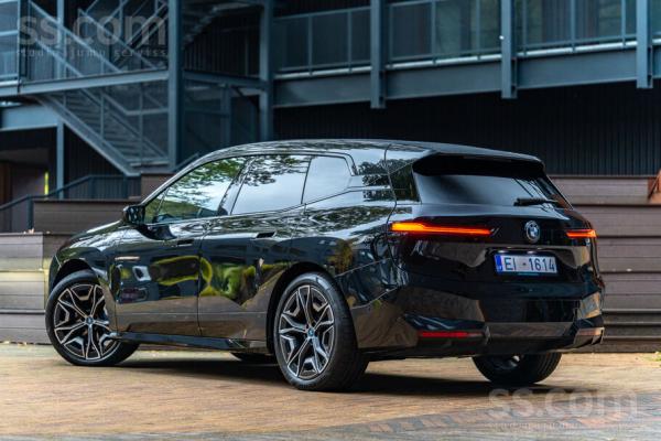 Melns BMW X5 2023 Rīga, ar dzinēja tilpumu 3.00 L un nobraukumu 62 tūkst. km par 57500 €, foto 4 vietnē AUTOMOTO.COM.LV
