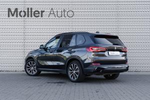 Melns BMW X5 2023 Mārupe, ar dzinēja tilpumu 3.00 L un nobraukumu 136 tūkst. km par 37900 €, foto 4 vietnē AUTOMOTO.COM.LV