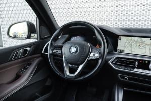Melns BMW X5 2023 Mārupe, ar dzinēja tilpumu 3.00 L un nobraukumu 136 tūkst. km par 37900 €, foto 23 vietnē AUTOMOTO.COM.LV