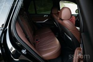 Melns BMW X5 2023 Daugavpils, ar dzinēja tilpumu 3.00 L un nobraukumu 89 tūkst. km par 58800 €, foto 14 vietnē AUTOMOTO.COM.LV