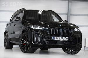 Black BMW X5 2023 in Tukums, with an engine capacity of 3.00 L and mileage of 99 thousand km for 69990 €, photo 3 on AUTOMOTO.COM.LV