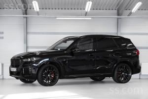Black BMW X5 2023 in Tukums, with an engine capacity of 3.00 L and mileage of 99 thousand km for 69990 €, photo 7 on AUTOMOTO.COM.LV