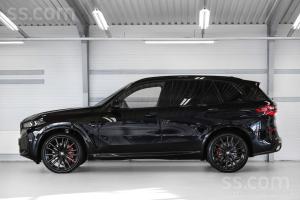 Black BMW X5 2023 in Tukums, with an engine capacity of 3.00 L and mileage of 99 thousand km for 69990 €, photo 8 on AUTOMOTO.COM.LV