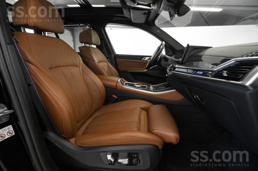 Black BMW X5 2023 in Tukums, with an engine capacity of 3.00 L and mileage of 99 thousand km for 69990 €, photo 14 on AUTOMOTO.COM.LV