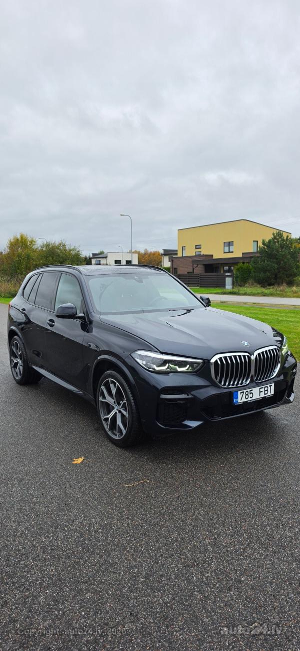 Black BMW X5 2023 in Tallinn, with an engine capacity of 3.00 L and mileage of 63 thousand km for 57900 €, photo 1 on AUTOMOTO.COM.LV