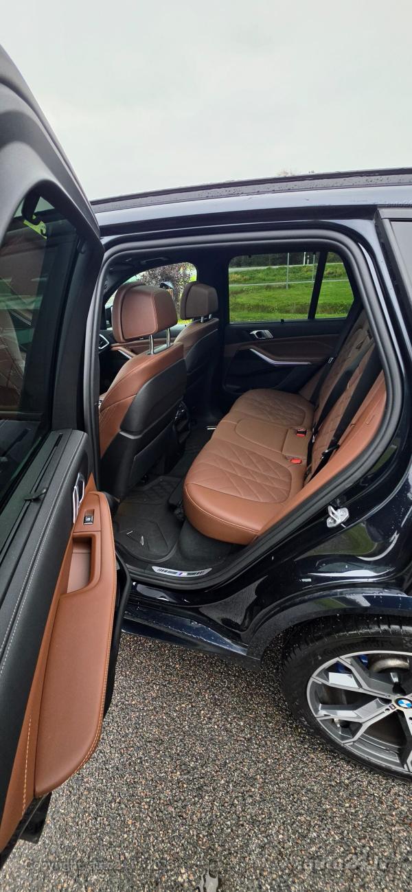 Black BMW X5 2023 in Tallinn, with an engine capacity of 3.00 L and mileage of 63 thousand km for 57900 €, photo 11 on AUTOMOTO.COM.LV