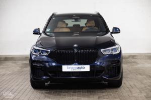 Black BMW X5 2023 in Vilnius, with an engine capacity of 3.00 L and mileage of 60 thousand km for 56491 €, photo 4 on AUTOMOTO.COM.LV