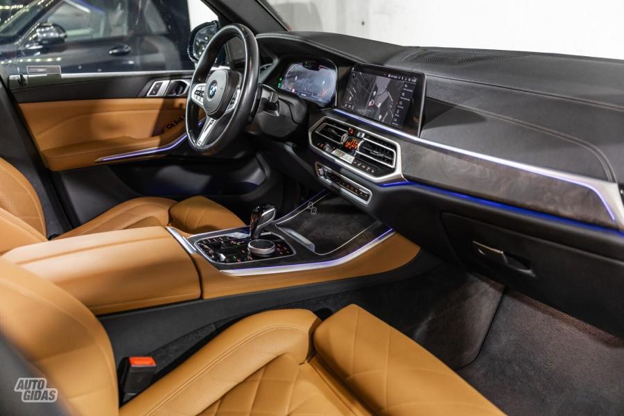 Black BMW X5 2023 in Vilnius, with an engine capacity of 3.00 L and mileage of 60 thousand km for 56491 €, photo 23 on AUTOMOTO.COM.LV