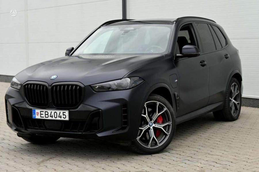 Melns BMW X5 2024 Kretinga, ar dzinēja tilpumu 3.00 L un nobraukumu 76 tūkst. km par 74999 €, foto 3 vietnē AUTOMOTO.COM.LV