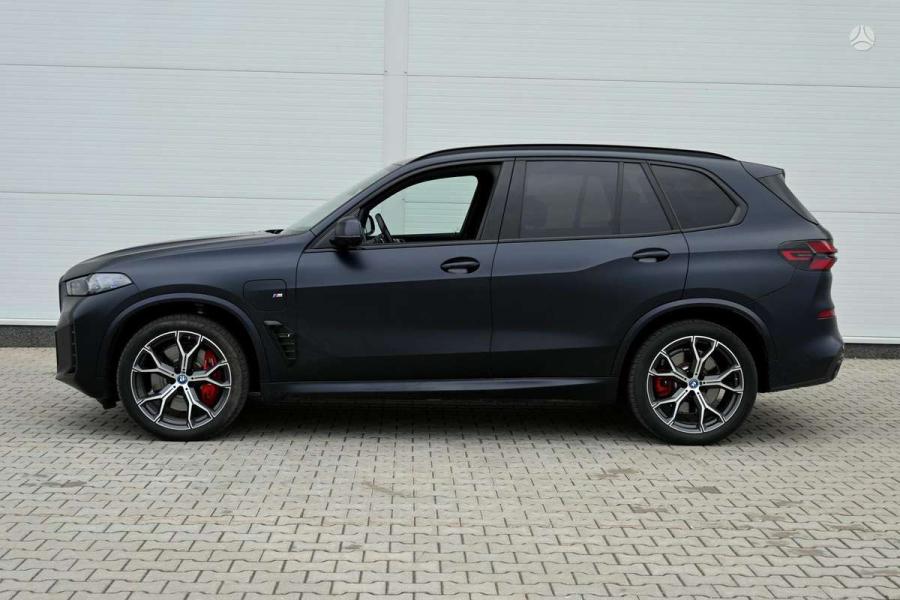 Melns BMW X5 2024 Kretinga, ar dzinēja tilpumu 3.00 L un nobraukumu 76 tūkst. km par 74999 €, foto 16 vietnē AUTOMOTO.COM.LV