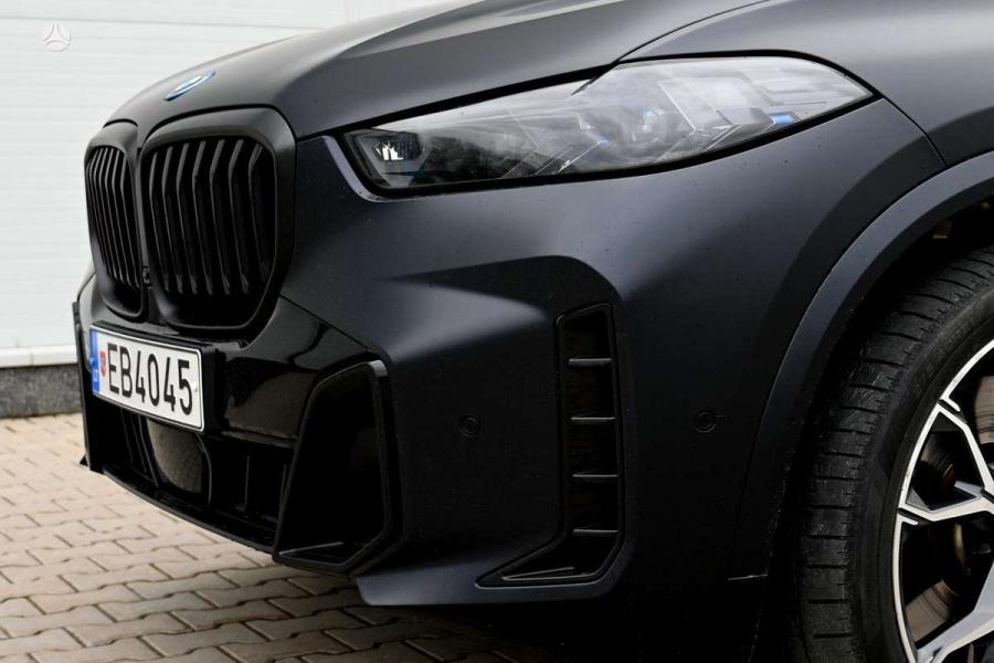 Melns BMW X5 2024 Kretinga, ar dzinēja tilpumu 3.00 L un nobraukumu 76 tūkst. km par 74999 €, foto 17 vietnē AUTOMOTO.COM.LV