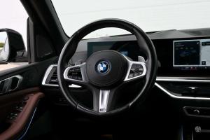 Melns BMW X5 2024 Kretinga, ar dzinēja tilpumu 3.00 L un nobraukumu 76 tūkst. km par 74999 €, foto 33 vietnē AUTOMOTO.COM.LV