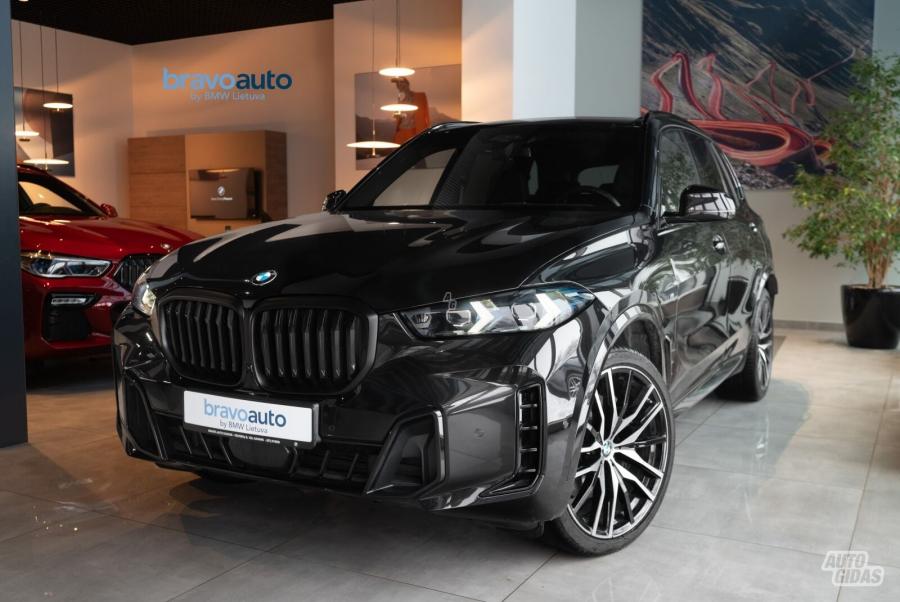 Black BMW X5 2024 in Kaunas, with an engine capacity of 3.00 L and mileage of 18 thousand km for 79965 €, photo 1 on AUTOMOTO.COM.LV