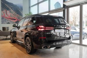 Melns BMW X5 2024 Kauņa, ar dzinēja tilpumu 3.00 L un nobraukumu 18 tūkst. km par 76338 €, foto 6 vietnē AUTOMOTO.COM.LV