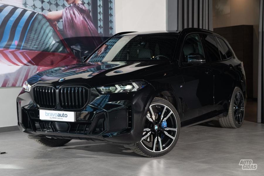 Black BMW X5 2024 in Kaunas, with an engine capacity of 3.00 L and mileage of 33 thousand km for 85474 €, photo 1 on AUTOMOTO.COM.LV