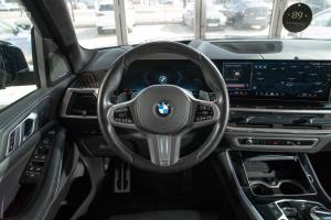 Black BMW X5 2024 in Kaunas, with an engine capacity of 3.00 L and mileage of 33 thousand km for 85474 €, photo 18 on AUTOMOTO.COM.LV
