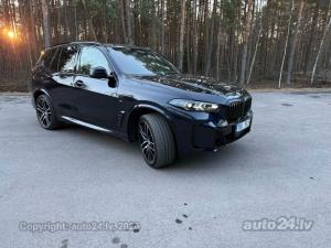 Melns BMW X5 2024 Tallina, ar dzinēja tilpumu 3.00 L un nobraukumu 44 tūkst. km par 83000 €, foto  vietnē AUTOMOTO.COM.LV