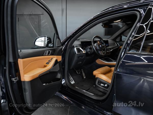 Melns BMW X5 2024 Tallina, ar dzinēja tilpumu 3.00 L un nobraukumu 45 tūkst. km par 85900 €, foto 4 vietnē AUTOMOTO.COM.LV