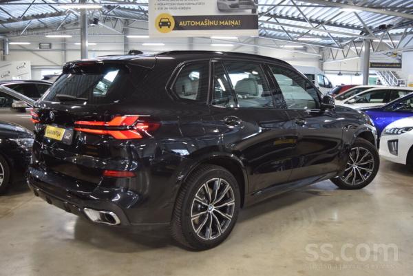 Melns BMW X5 2024 Rīga, ar dzinēja tilpumu 3.00 L un nobraukumu 18 tūkst. km par 67000 €, foto 2 vietnē AUTOMOTO.COM.LV