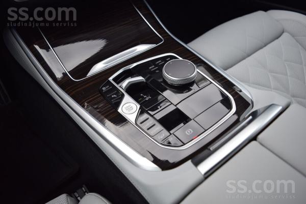 Melns BMW X5 2024 Rīga, ar dzinēja tilpumu 3.00 L un nobraukumu 18 tūkst. km par 67000 €, foto 5 vietnē AUTOMOTO.COM.LV