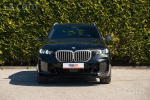 Black BMW X5 2024 in Riga, with an engine capacity of 3.00 L and mileage of 50 thousand km for 67500 €, photo 3 on AUTOMOTO.COM.LV