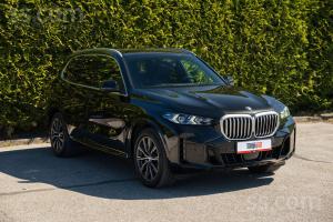 Black BMW X5 2024 in Riga, with an engine capacity of 3.00 L and mileage of 50 thousand km for 67500 €, photo 4 on AUTOMOTO.COM.LV