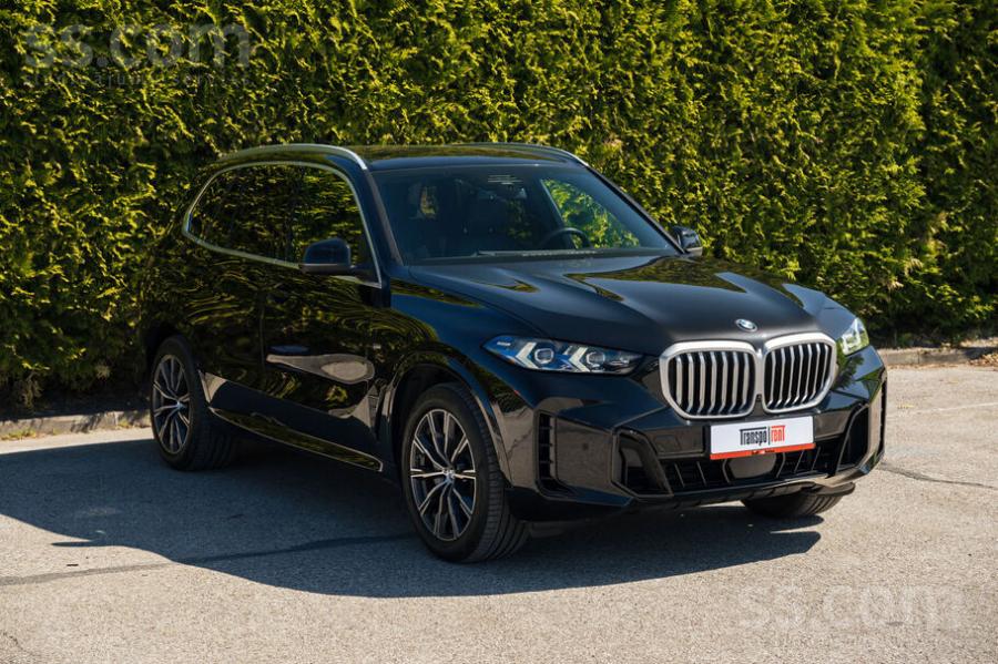 Black BMW X5 2024 in Riga, with an engine capacity of 3.00 L and mileage of 50 thousand km for 67500 €, photo 4 on AUTOMOTO.COM.LV
