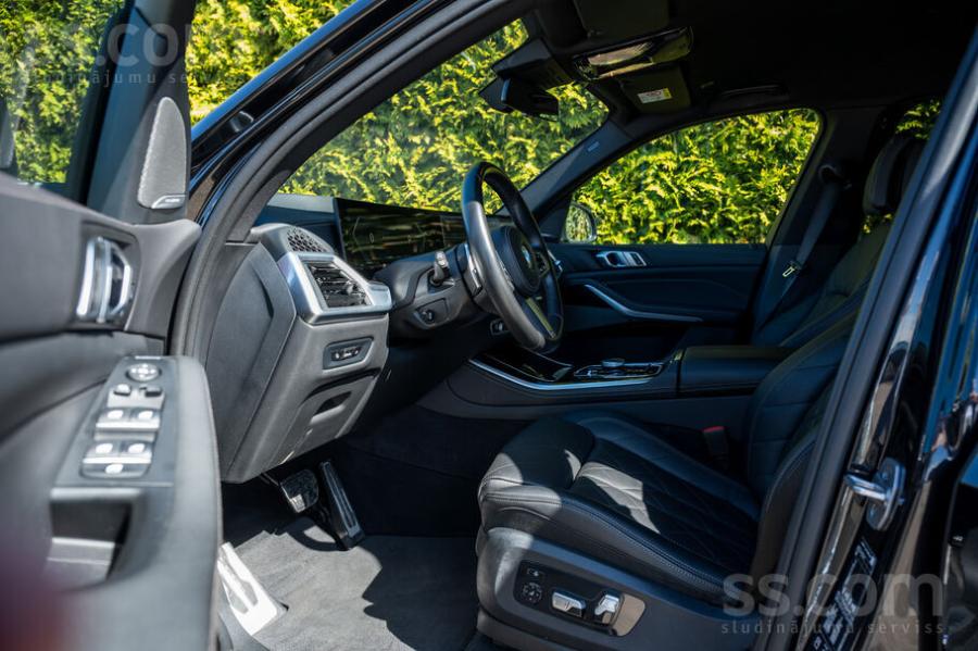 Black BMW X5 2024 in Riga, with an engine capacity of 3.00 L and mileage of 50 thousand km for 67500 €, photo 12 on AUTOMOTO.COM.LV