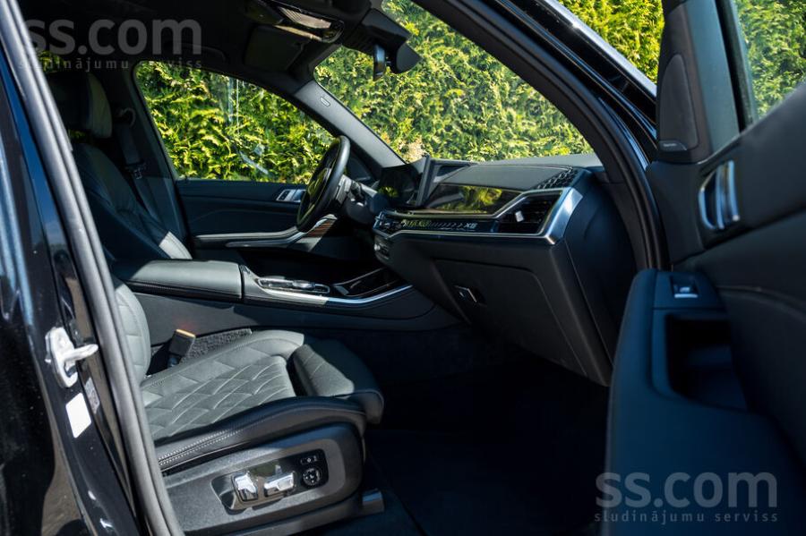 Black BMW X5 2024 in Riga, with an engine capacity of 3.00 L and mileage of 50 thousand km for 67500 €, photo 15 on AUTOMOTO.COM.LV