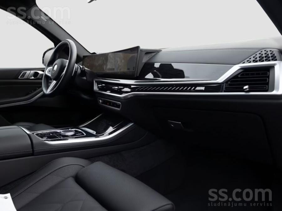 Black BMW X5 2024 in Riga, with an engine capacity of 4.40 L and mileage of 14 thousand km for 85990 €, photo 6 on AUTOMOTO.COM.LV