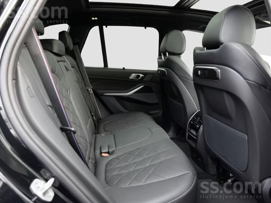 Black BMW X5 2024 in Riga, with an engine capacity of 4.40 L and mileage of 14 thousand km for 85990 €, photo 9 on AUTOMOTO.COM.LV