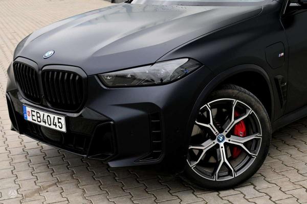 Melns BMW X5 2024 Kretinga, ar dzinēja tilpumu 3.00 L un nobraukumu 76 tūkst. km par 67899 €, foto 4 vietnē AUTOMOTO.COM.LV