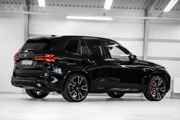Melns BMW X5 2024 Tukums, ar dzinēja tilpumu 3.00 L un nobraukumu 60 tūkst. km par 71990 €, foto 3 vietnē AUTOMOTO.COM.LV
