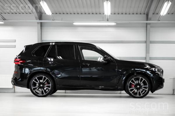 Melns BMW X5 2024 Tukums, ar dzinēja tilpumu 3.00 L un nobraukumu 60 tūkst. km par 71990 €, foto 4 vietnē AUTOMOTO.COM.LV