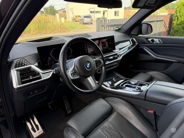 Black BMW X5 2024 in Kaunas, with an engine capacity of 3.00 L and mileage of 55 thousand km for 74900 €, photo 10 on AUTOMOTO.COM.LV